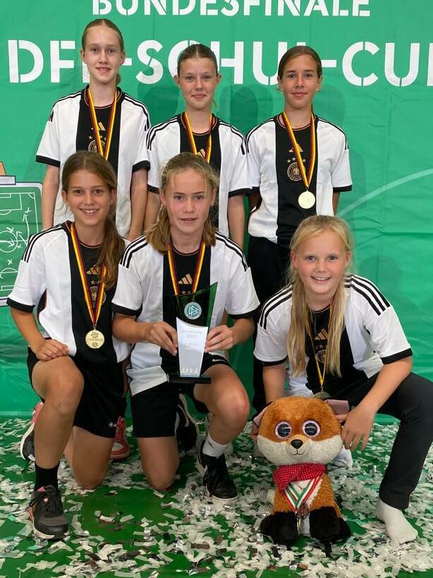 Fußballerinnen des Gymnasiums St. Mauritz gewinnen DFB-Schul-Cup ...